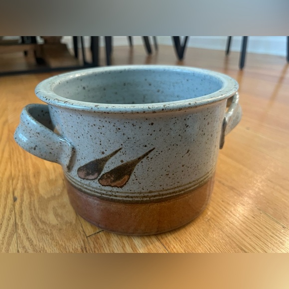 Accents | Speckled Stoneware Pottery Pot With Handles | Poshmark